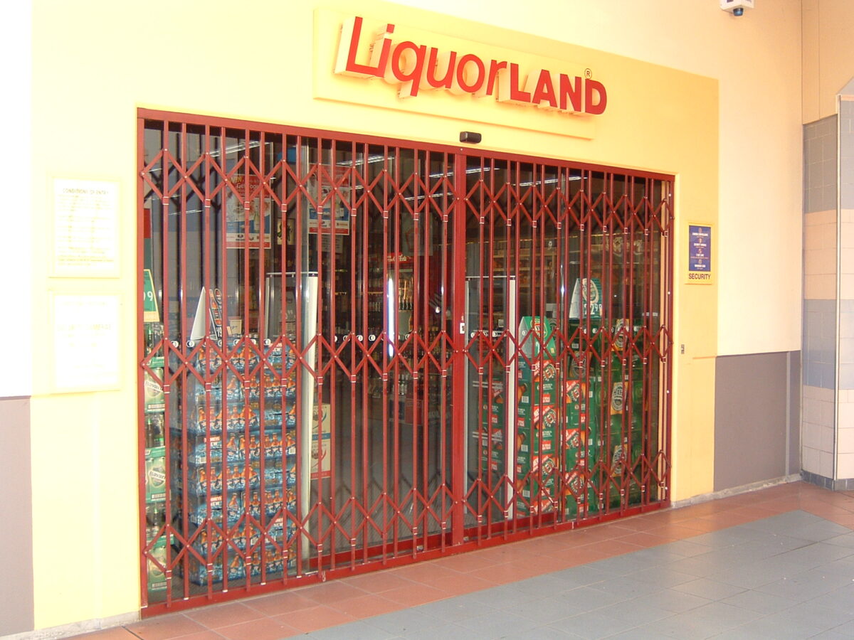 Expandable Security Gates for Liquor Stores & Bottle Shops