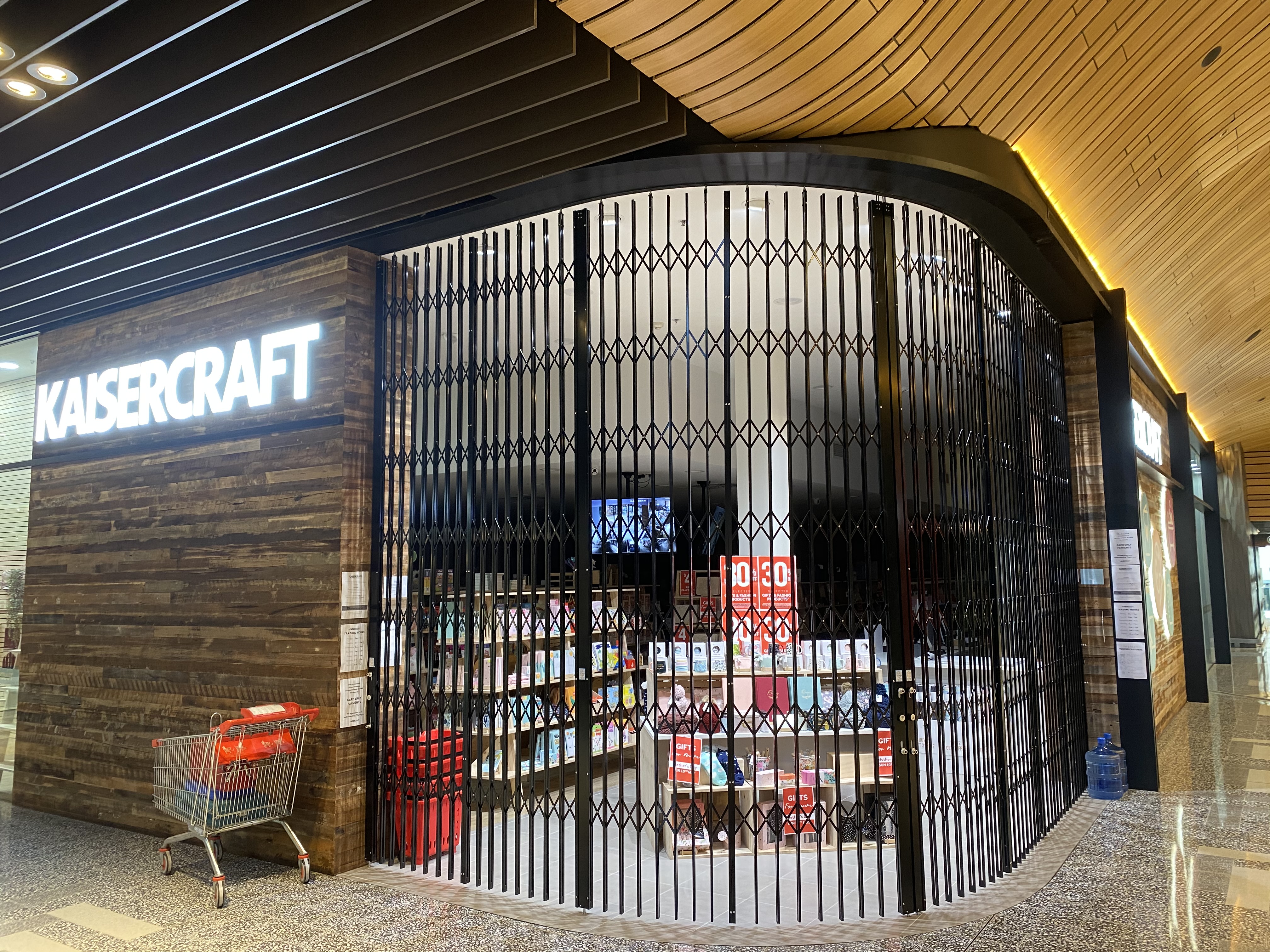 Expandable Barriers for Retail, Hospitality, Industrial & Commercial